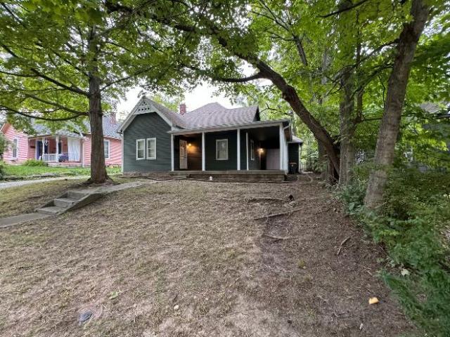 3 Br, 2 bath, Single Family 1124 W 6th Street