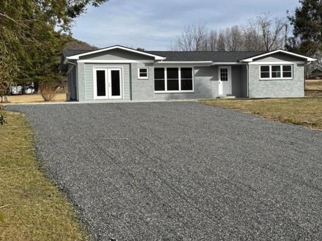 3 Br, 2 bath, Single Family 1129 Mount Jefferson Rd
