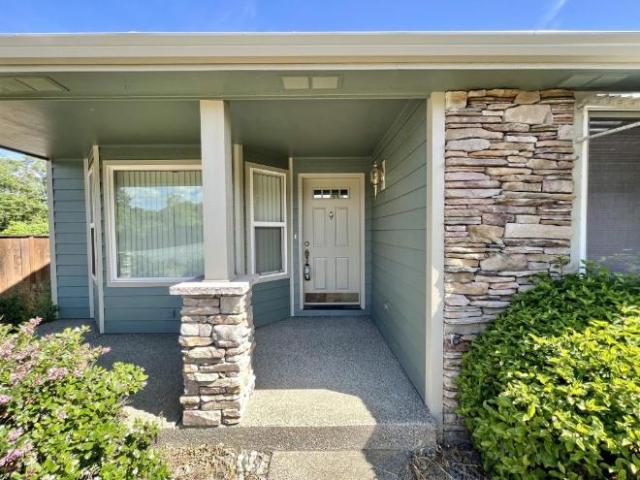 3 Br, 2 bath, Single Family 112 Wagon Wheel Dr