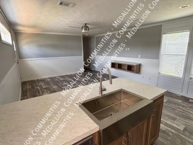 3 Br, 2 bath, Single Family 117 Ridge View