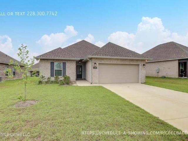 3 Br, 2 bath, Single Family 11415 Oak Aly