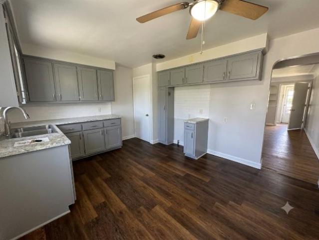 3 Br, 2 bath, Single Family 11511 Bradwell Rd
