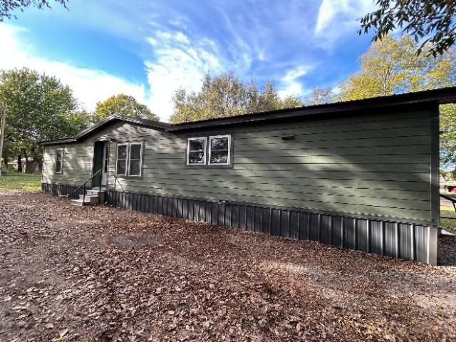 3 Br, 2 bath, Single Family 1158 S Collyge Ave
