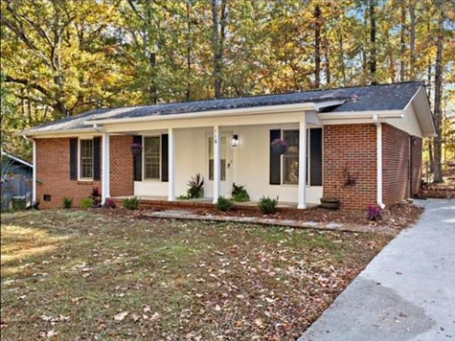 3 Br, 2 bath, Single Family 116 Briar Ln