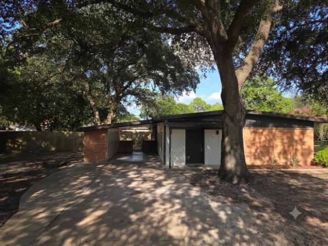 3 Br, 2 bath, Single Family 116 Lindsey Ave