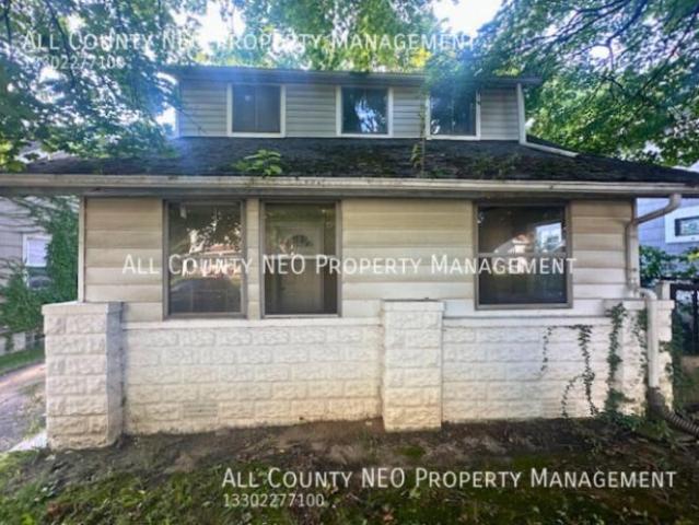 3 Br, 2 bath, Single Family 1180 Murray Ave