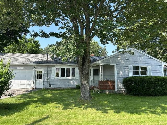3 Br, 2 bath, Single Family 118 Pierce Street