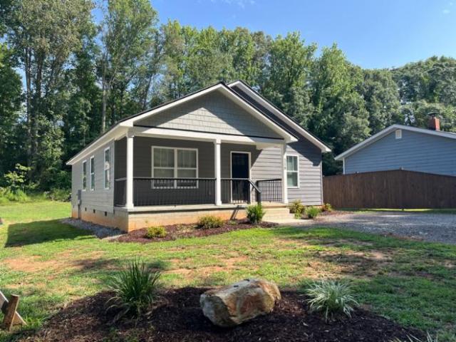 3 Br, 2 bath, Single Family 118 Sunset Ave