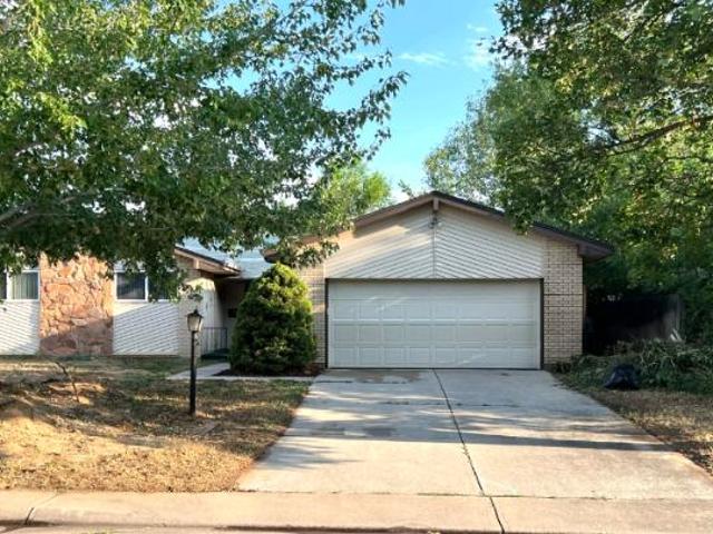 3 Br, 2 bath, Single Family 11958 E Arizona Ave