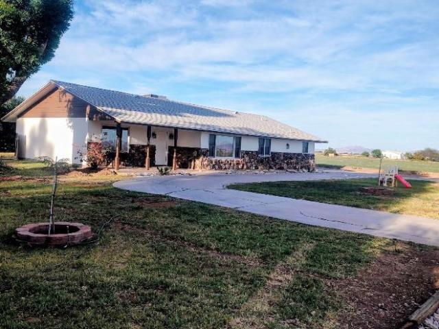3 Br, 2 bath, Single Family 11960 18th Ave