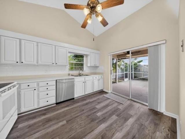 3 Br, 2 bath, Single Family 119 Adobe Circle