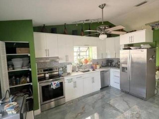 3 Br, 2 bath, Single Family 11 Capitol Court