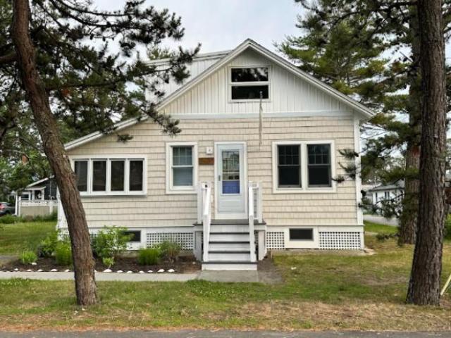 3 Br, 2 bath, Single Family 11 Lower Beach Rd