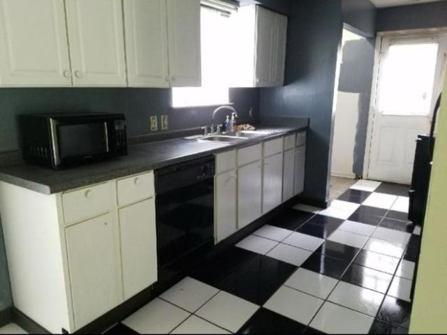 3 Br, 2 bath, Single Family 11 Sunny Pl