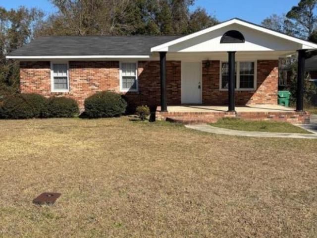 3 Br, 2 bath, Single Family 1200 Melissa Dr