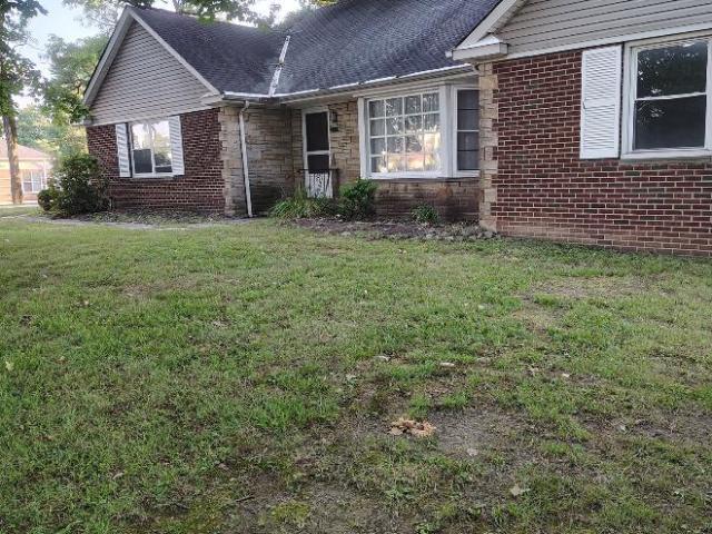 3 Br, 2 bath, Single Family 1200 Som Center