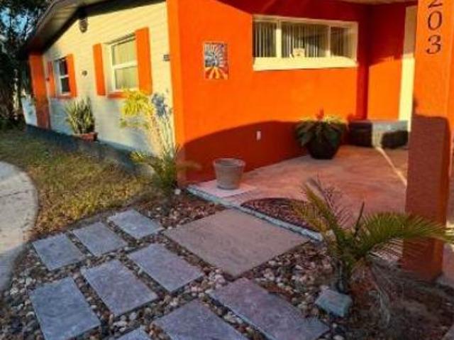 3 Br, 2 bath, Single Family 1203 N Saturn Ave