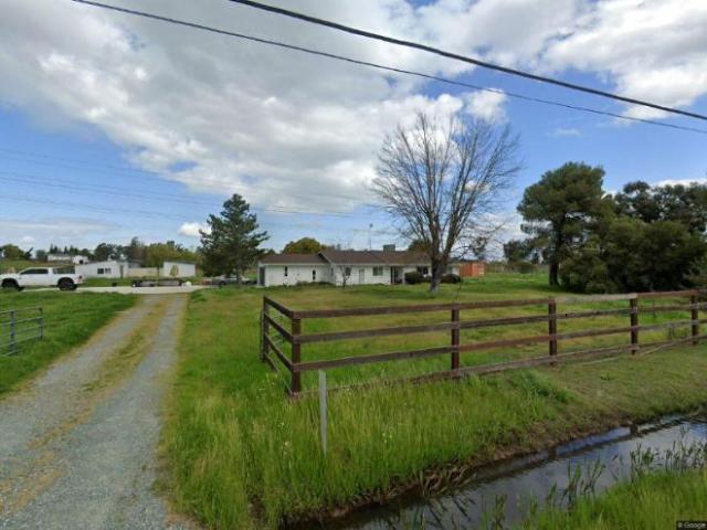 3 Br, 2 bath, Single Family 12065 Hobday Rd
