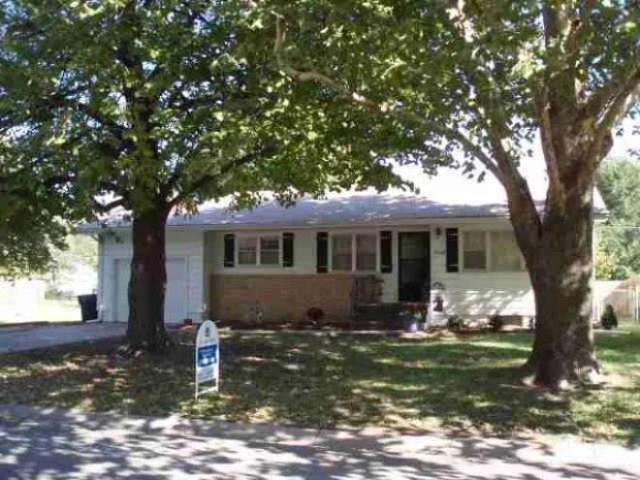 3 Br, 2 bath, Single Family 1208 Grove Ave