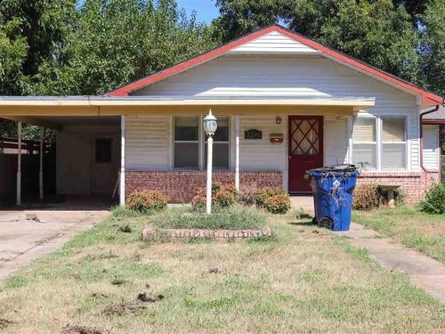 3 Br, 2 bath, Single Family 1209 W Spruce Ave