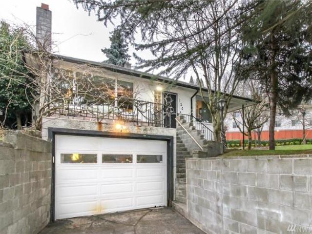 3 Br, 2 bath, Single Family 120 Kennebeck Ave S
