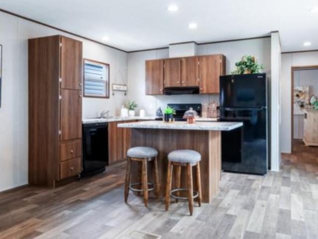 3 Br, 2 bath, Single Family 12155 Kingsley Way