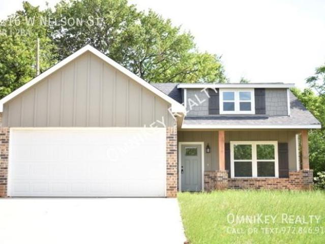 3 Br, 2 bath, Single Family 1216 W Nelson St