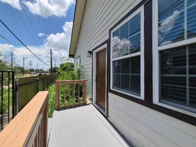 3 Br, 2 bath, Single Family 1219 Gregg St