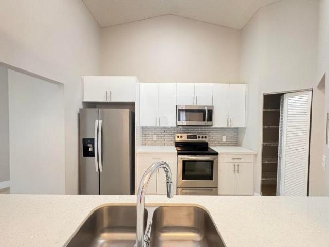 3 Br, 2 bath, Single Family 1220 NW 15th Avenue