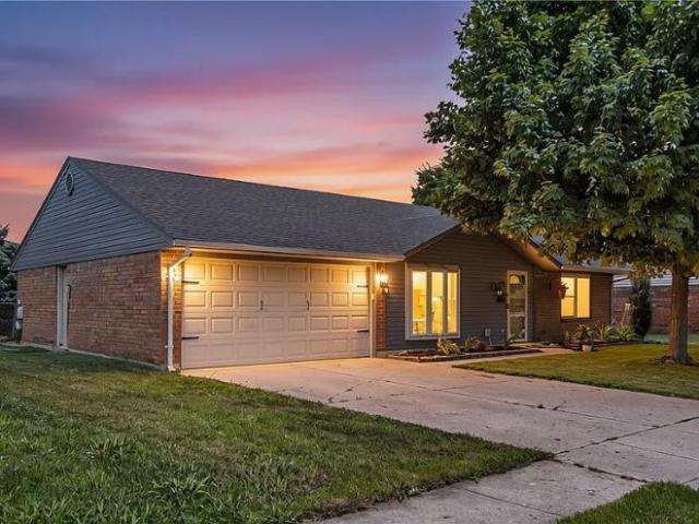 3 Br, 2 bath, Single Family 1221 Warwick Dr