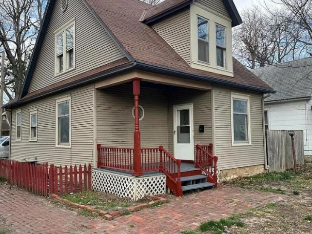 3 Br, 2 bath, Single Family 1222 SW 5th St
