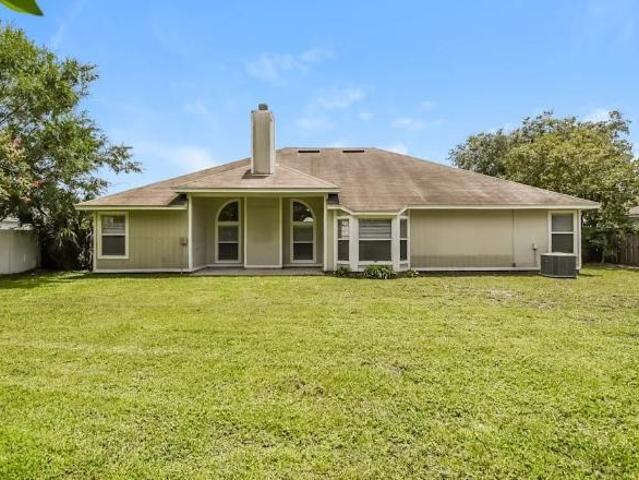 3 Br, 2 bath, Single Family 12244 Mantle Dr