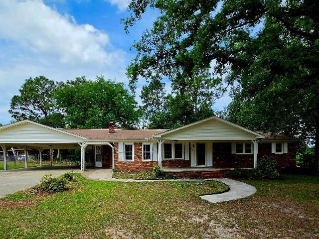 3 Br, 2 bath, Single Family 1227 Pond Dr