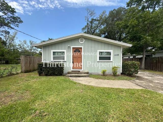 3 Br, 2 bath, Single Family 1228 Neva Street