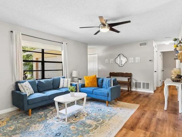 3 Br, 2 bath, Single Family 1228 Sw 75th Dr