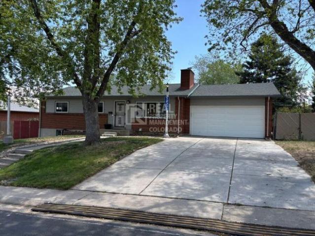 3 Br, 2 bath, Single Family 12308 W Arizona Ave
