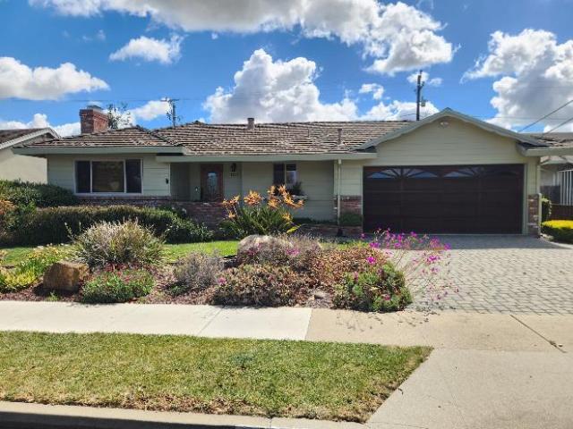 3 Br, 2 bath, Single Family 1231 Padre Dr