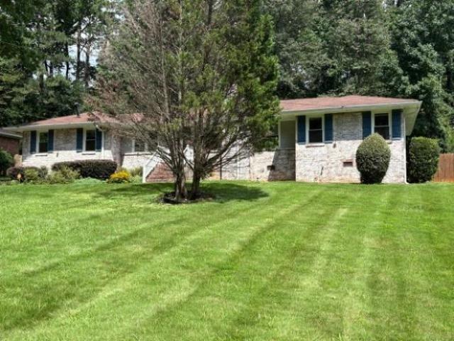 3 Br, 2 bath, Single Family 1236 Shore Drive