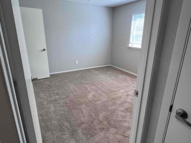 3 Br, 2 bath, Single Family 1243 Saturn Drive