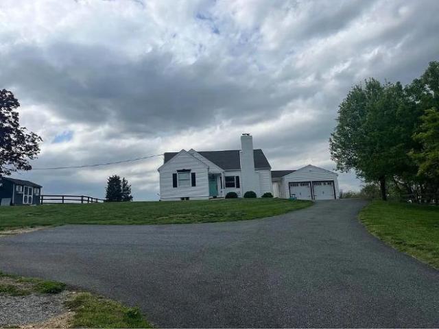 3 Br, 2 bath, Single Family 1247 Oldfield Point Rd