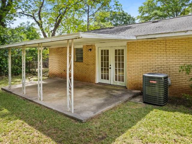 3 Br, 2 bath, Single Family 124 Briarwood Dr