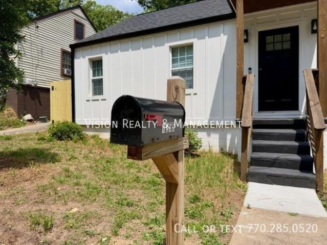 3 Br, 2 bath, Single Family 1255 Campbellton Rd SW
