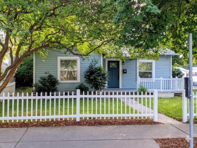 3 Br, 2 bath, Single Family 1267 Warner St