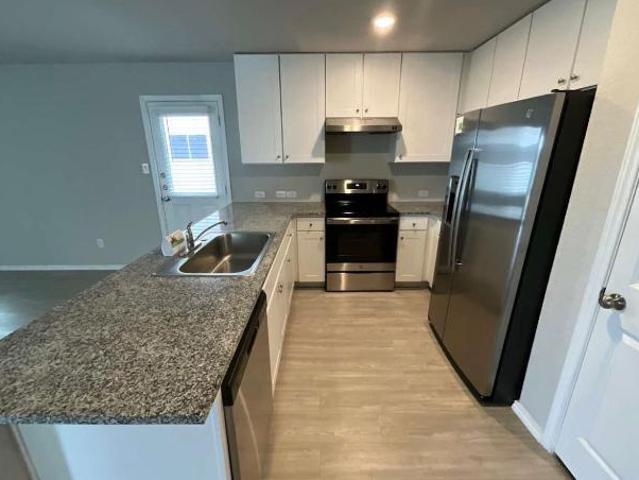 3 Br, 2 bath, Single Family 126 Pasadena Pl
