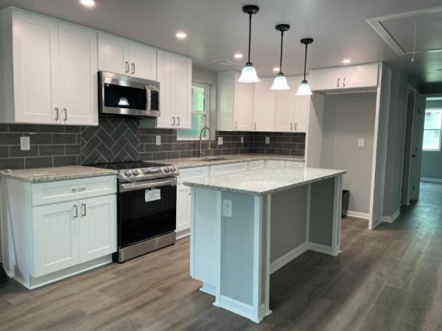 3 Br, 2 bath, Single Family 1274 Benton St NW