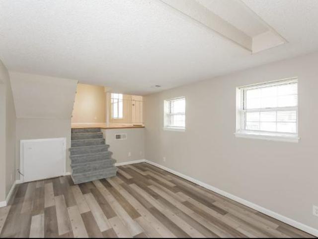 3 Br, 2 bath, Single Family 1276 S Lewiston Way
