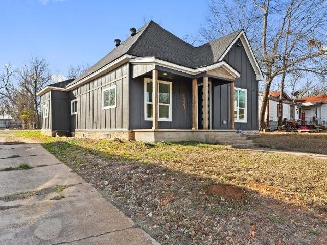 3 Br, 2 bath, Single Family 1279 Bonham St
