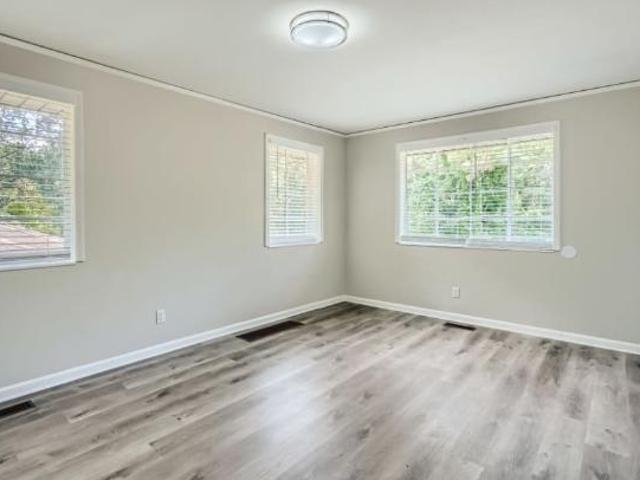3 Br, 2 bath, Single Family 1279 Richard Rd
