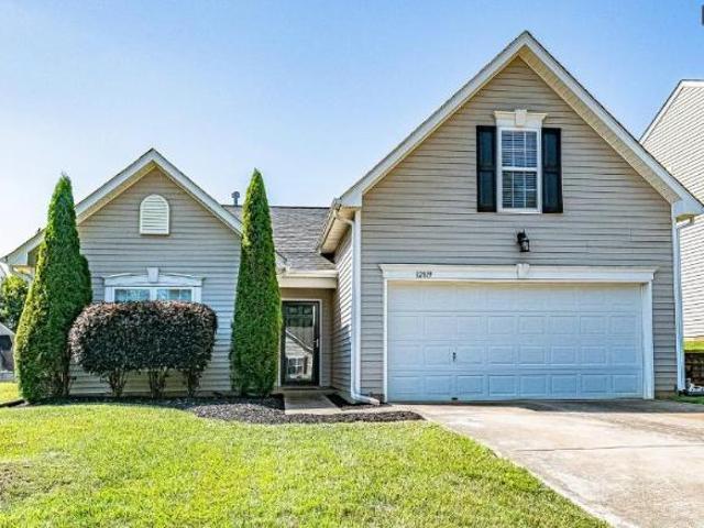3 Br, 2 bath, Single Family 12819 Slade Castle Ct