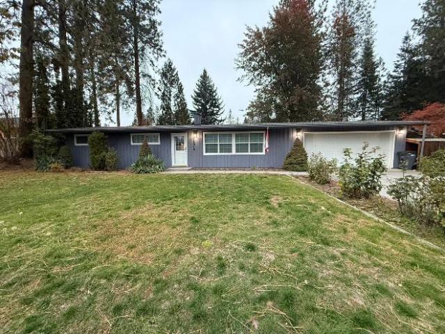 3 Br, 2 bath, Single Family 12915 E Blossey Ave